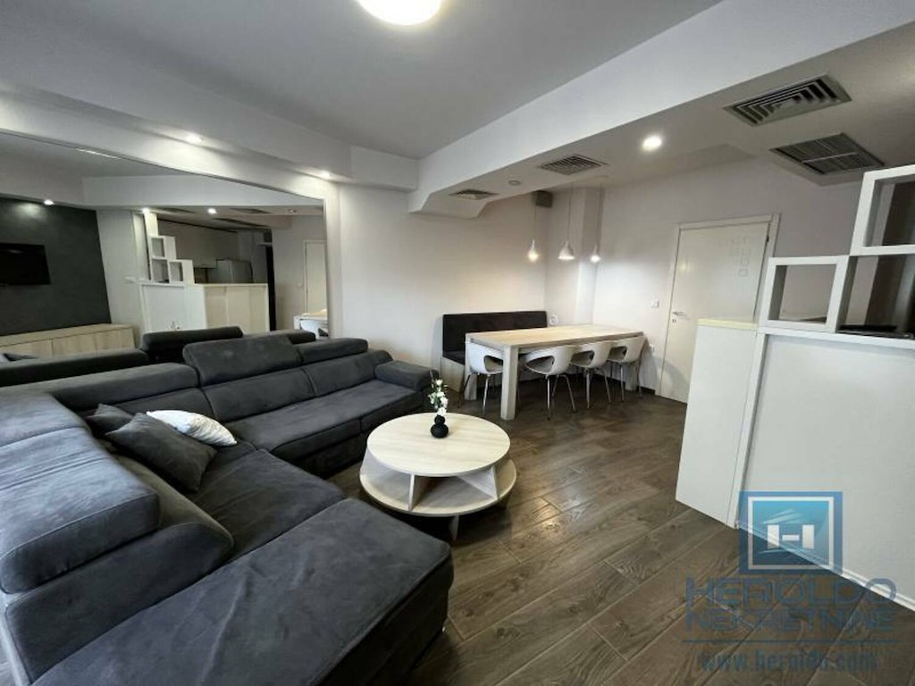 Jednoiposoban stan, Jagodina | Izdavanje · 54m² · 290€