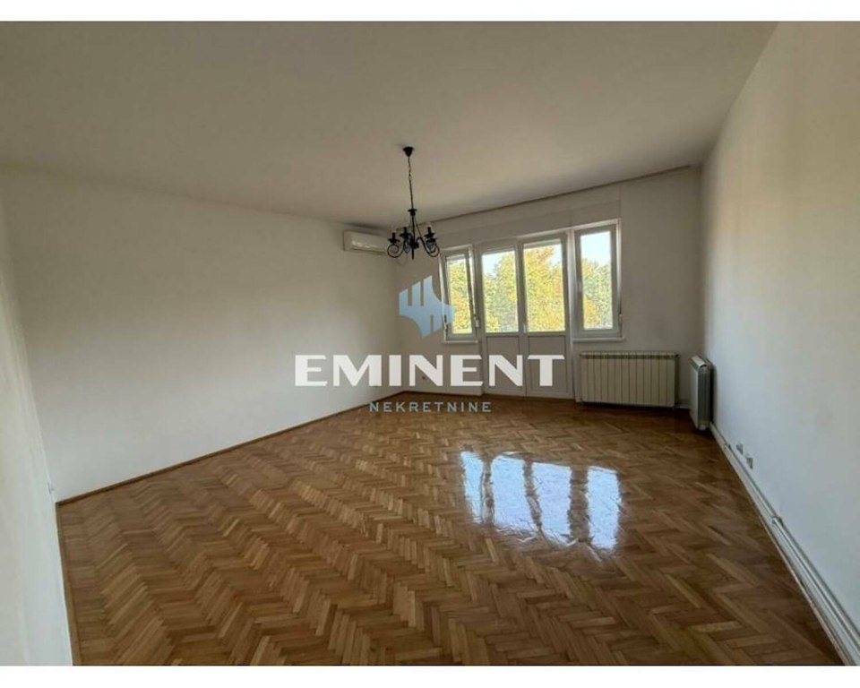 Dvosoban stan, Beograd – Pravni Fakultet | Izdavanje · 80m² · 750€