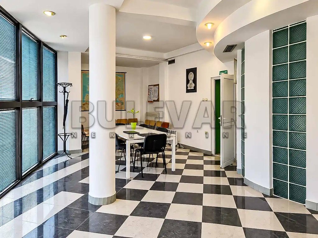 Poslovni prostor / Lokal, Niš – Crveni pevac | Izdavanje · 450m² · 4.000€