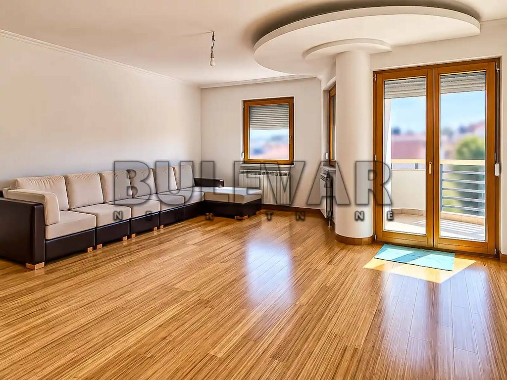 Poslovni prostor / Lokal, Niš – Centar | Izdavanje · 137m² · 900€