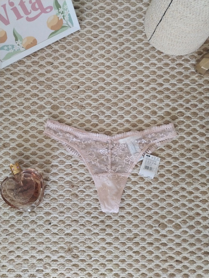 Nove Woman's Secret gaćice sa metalnim srcem