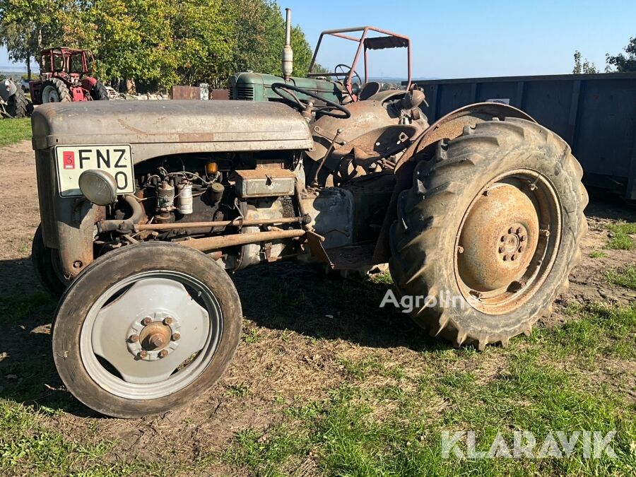 Prodaje se Ferguson TEA traktor točkaš na aukciji