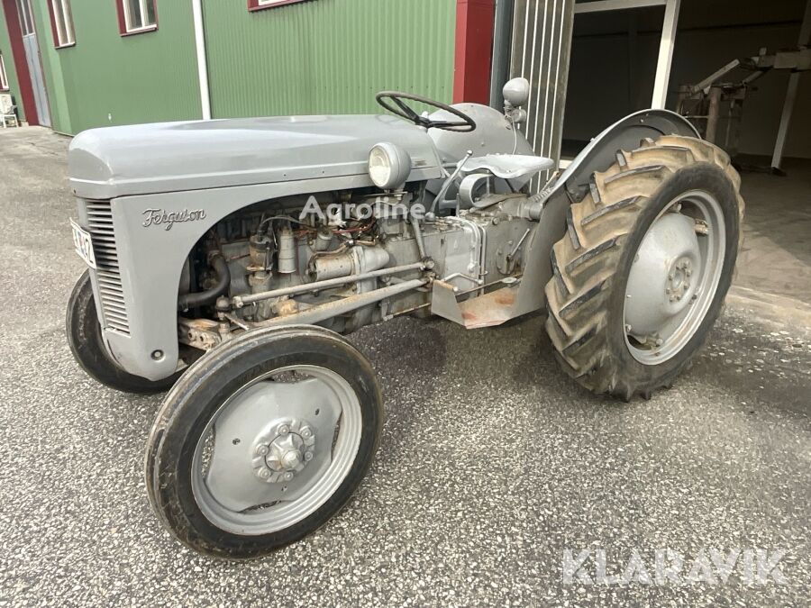 Prodaje se Ferguson TEA20B traktor točkaš na aukciji