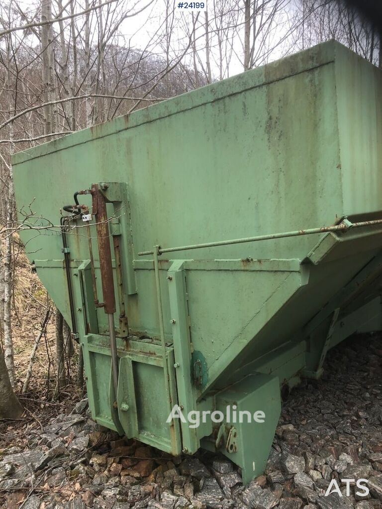 Sludge Spreader Tank for Dumper/Tractor Trailer/Truck – 10 m³ nošeni rasipač
