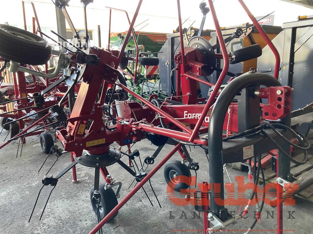 Novi Farmland FPM KH 400/4 prevrtač sena