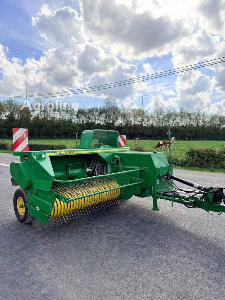 John Deere 459T balirka za četvrtaste bale