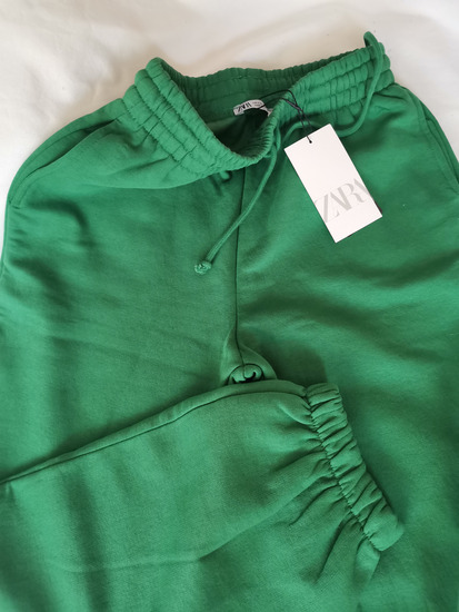 Zara komplet trenerka S sa etiketom