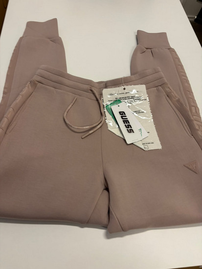 Guess trenerka original