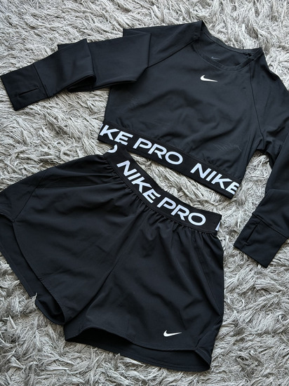 Nike komplet, novo!