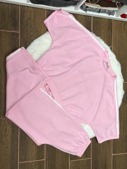 Italijanski pink komplet novo sa etiketom