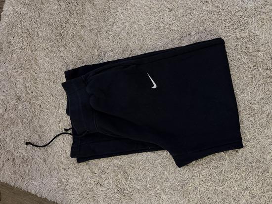 Nike dva donja dela crni i beli S/M