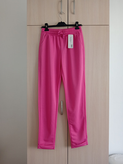 Roze trenerka donji deo NOVO