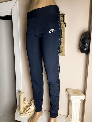 Nike donji deo trenerke Mokra Vel M, novo snizeno