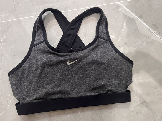 Nike top