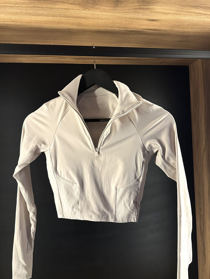   ️Oysho sportska bluza sa zipom (Novo)