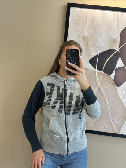 Nike duks