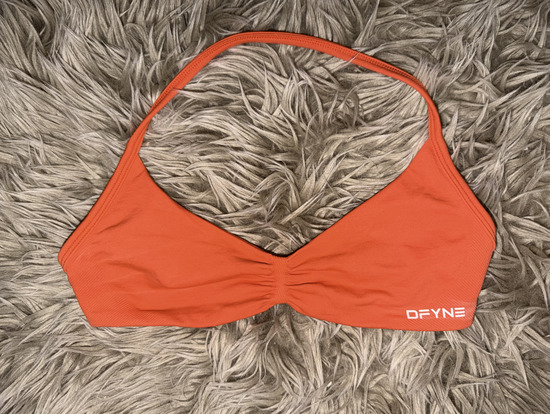 Dfyne top Impact Strappy Bra chilli