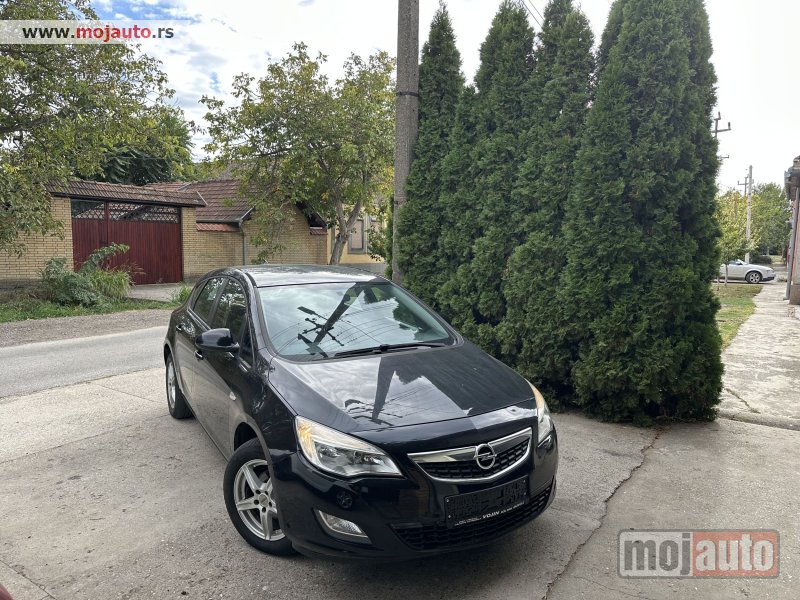 Opel Astra 1.4 benzin