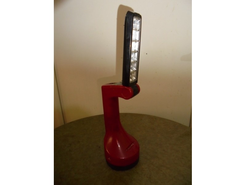 PUNJIVA BATERIJSKA LED LAMPA