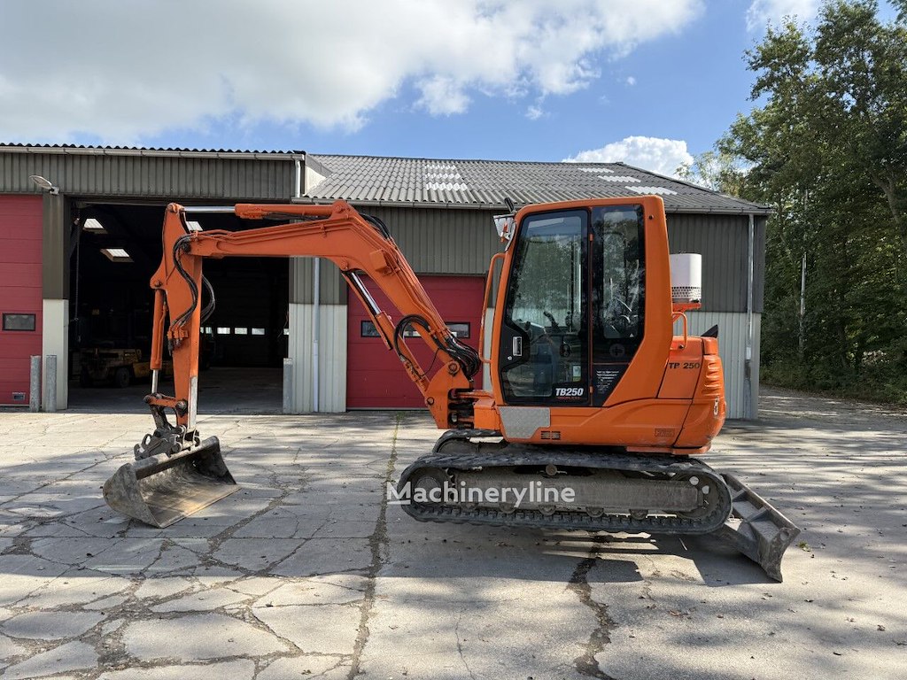 Takeuchi TB250 mini bager