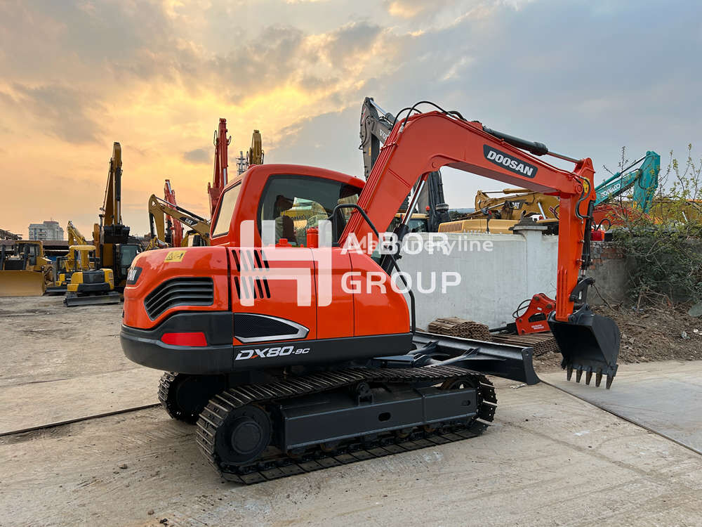 Doosan DX80 bager guseničar