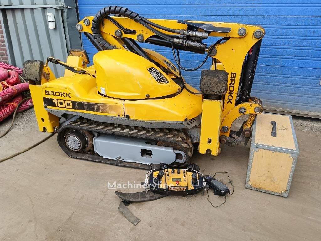 Brokk 100 husqvarna robot remote excavator digger bagger bager guseničar