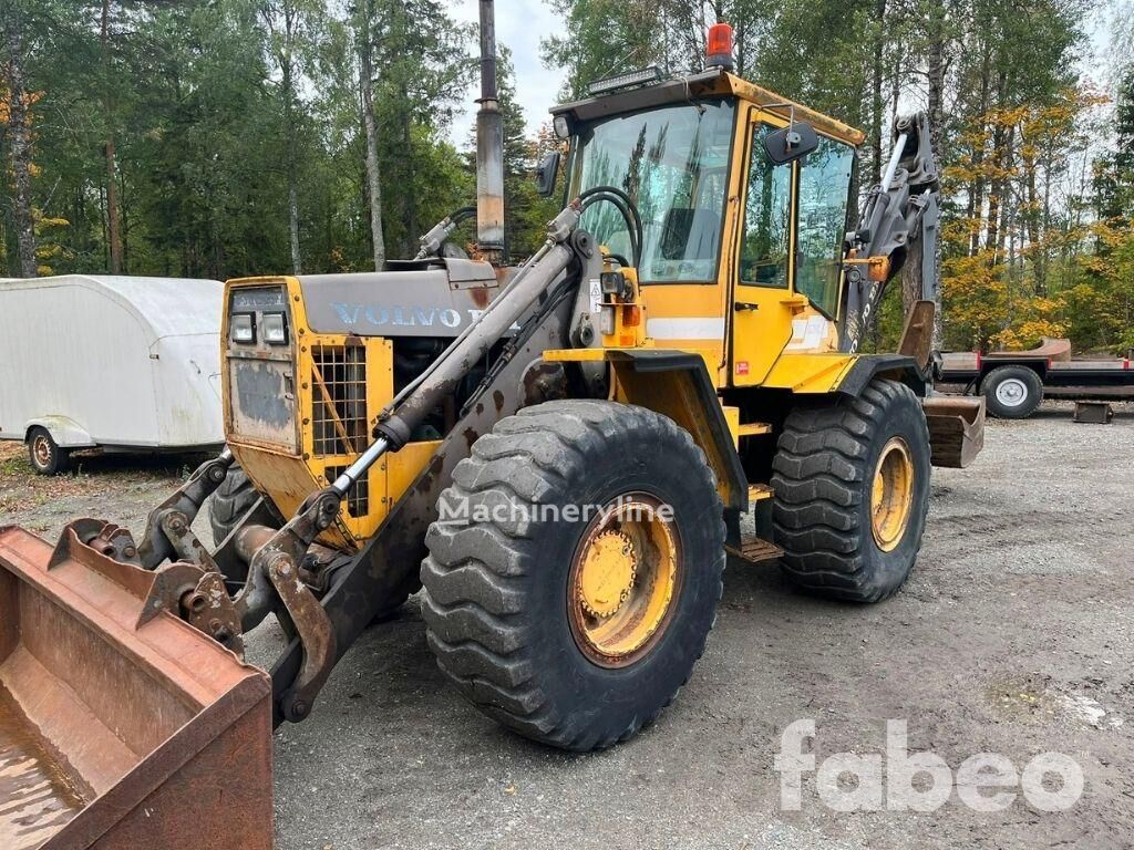 Prodaje se Volvo BM EL70C Grävlastare med mycket tillbehör (142631) bager-utovarivač na aukciji