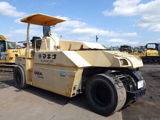 Sakai TZ703 pneumatski valjak
