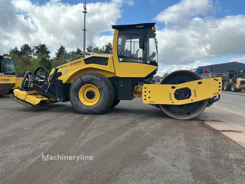 BOMAG BW 213 DH+P-5 kompaktor s jednim valjkom