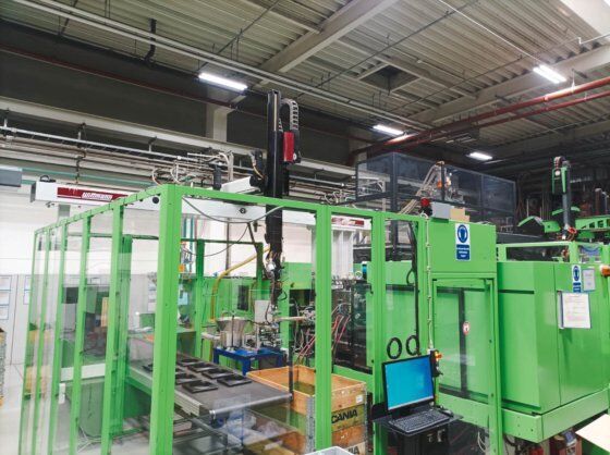 Engel Sold  Engel ES 2050300 HL I Injection Moulding I 2000 mašina za brizganje plastike
