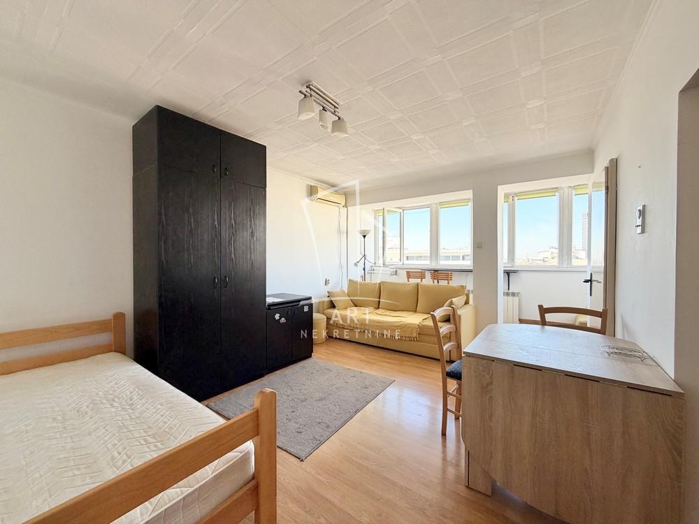Krunski venac, svetao stan na prestižnoj lokaciji, idealna prilika ID#16683
184.300 €
