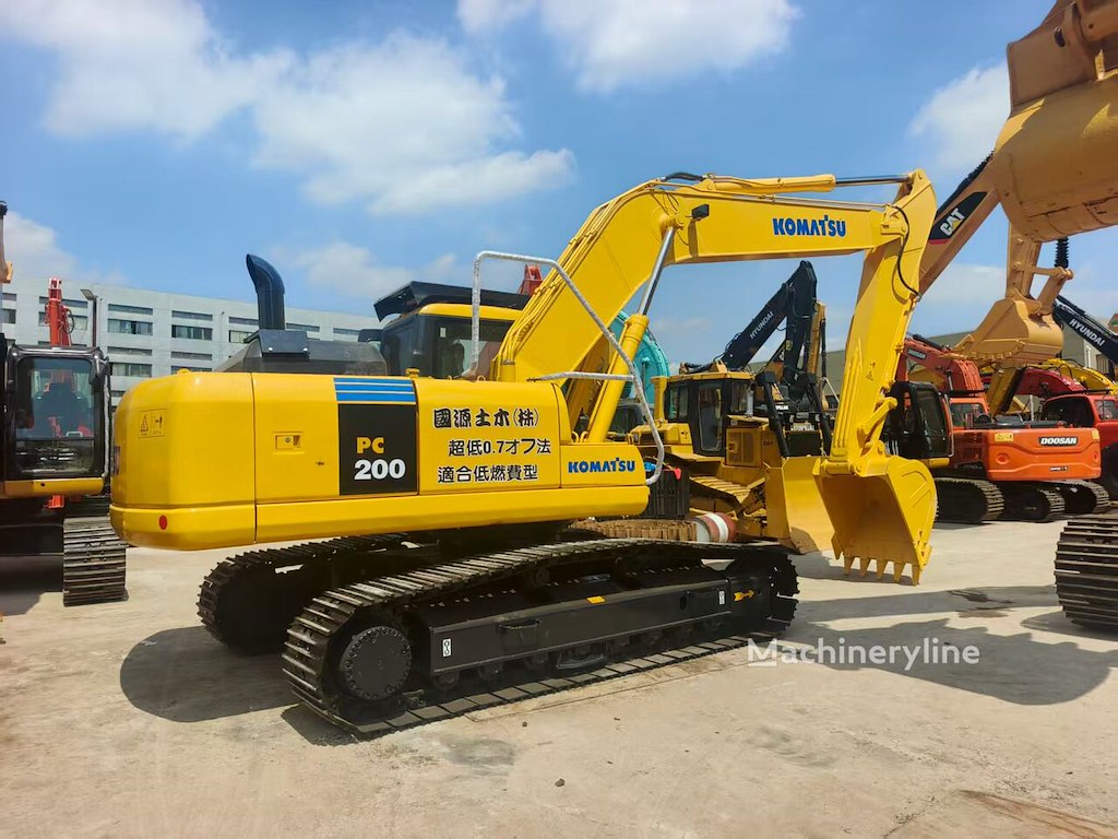 Komatsu pc200-8 bager guseničar