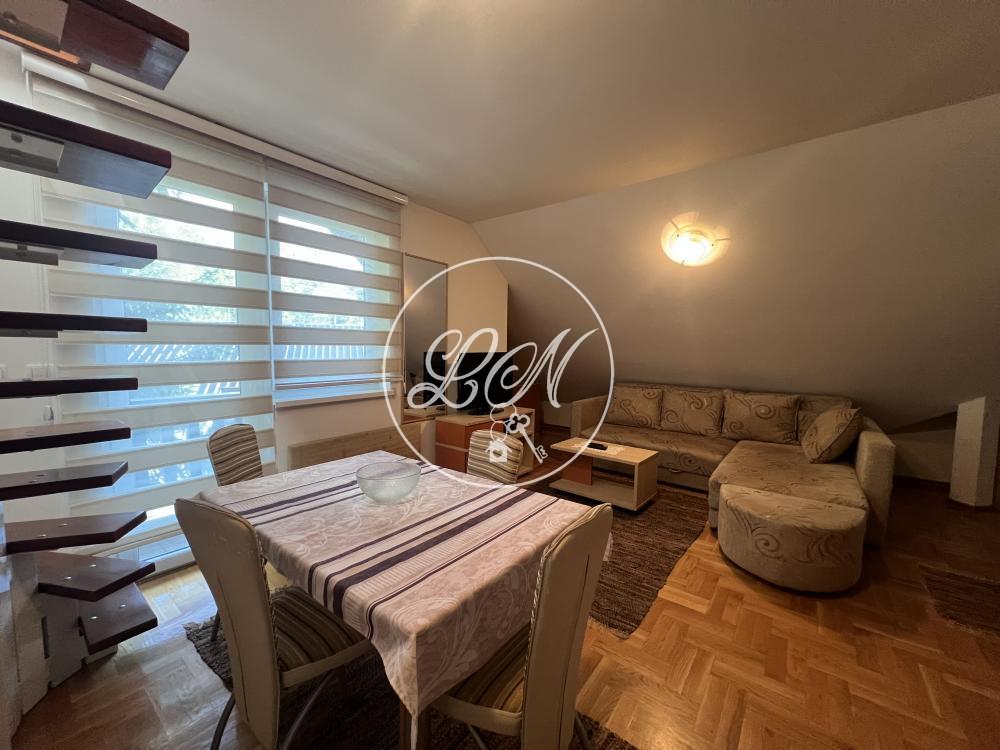 Zlatibor, kod hotela Mona, može zamena za Bgd, terasa ID#1334
65.000 €