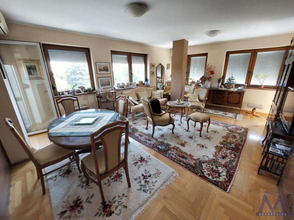 Troiposoban stan na prodaju, 89m2, 275.000€