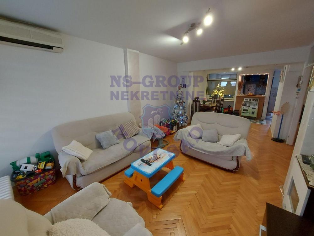 Trosoban stan na prodaju, 84m2, 236.900€