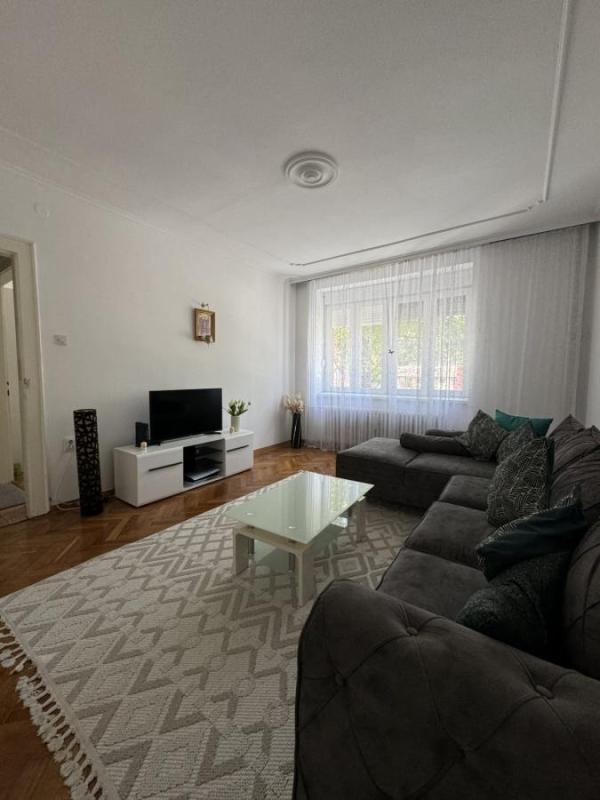 Dvosoban stan na prodaju, 80m2, 280.000€