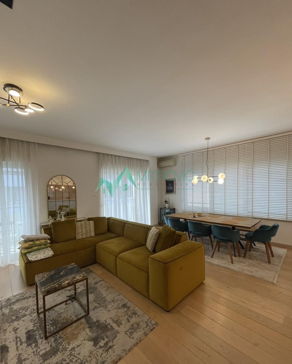 Trosoban stan na prodaju, 105m2, 432.600€