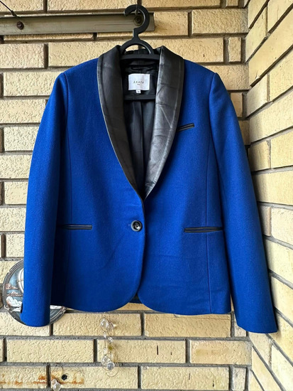 “Sada 1500” AXARA” Paris Blejzer Vel.38-M NOV!