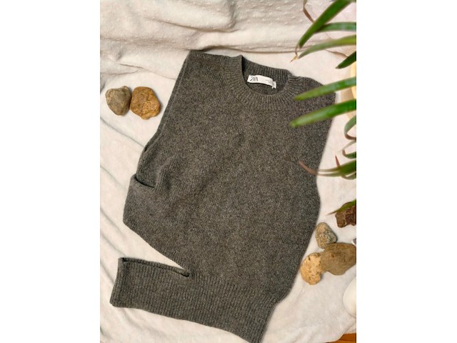Zara cut-out knit vest prsluk