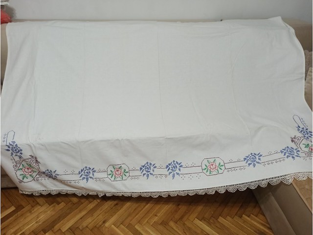 Laneni čaršaf za krevet
