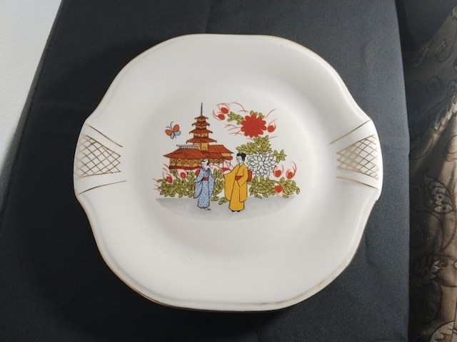 Porcelanski tanjir-Azijski motiv-Jugoporcelan 28cm