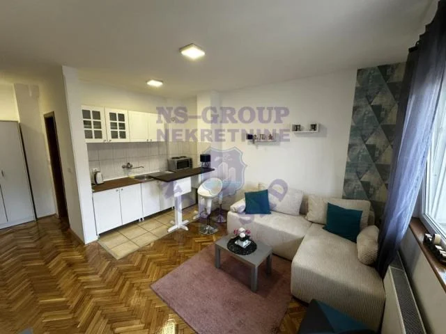 Garsonjera 25m2 Nova Detelinara