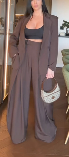 Pantalone sa etiketom
