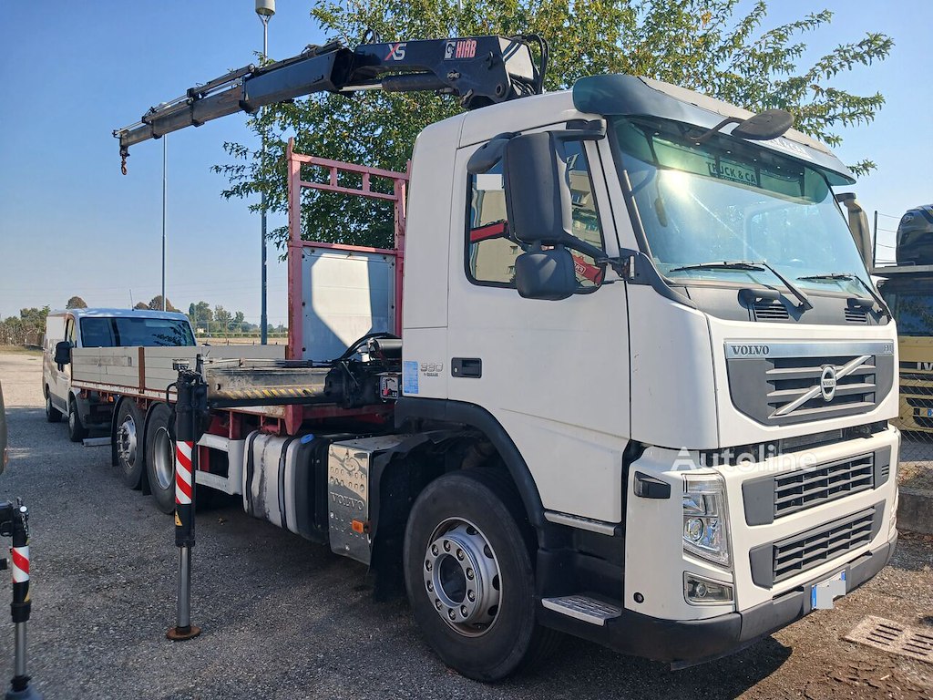 Volvo FM 330 kamion s ravnom platformom