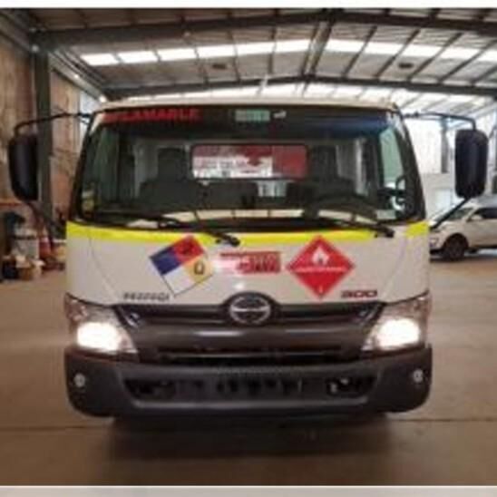 Hino 816XL AT EST PET 5 T autocisterna za gorivo