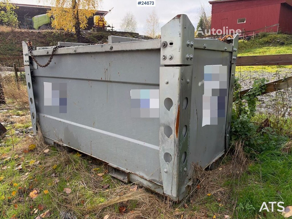 1,900 L diesel tank with pump rezervoar za skladistenje goriva