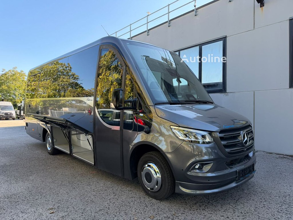 Novi Mercedes-Benz Sprinter 519 turistički autobus