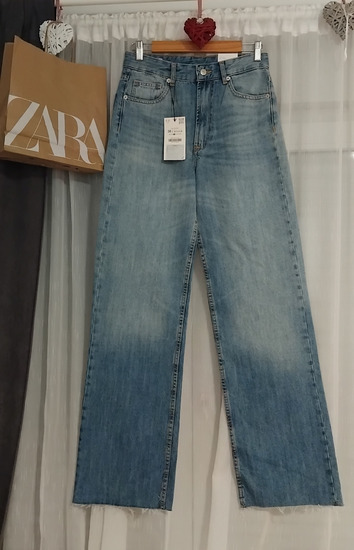 Odlične Zara wide-leg farmerice sa etiketom M