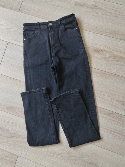 Bershka farmerice sa prorezima