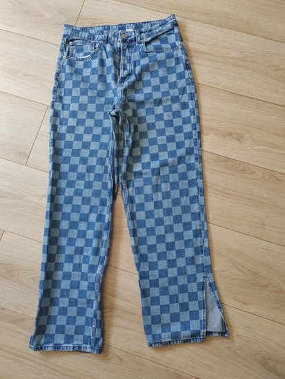 H&m farmerice sa prorezima